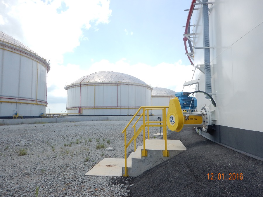 Reliable Tank Mixers | Side Entry Mixers | Milton Roy Mixing