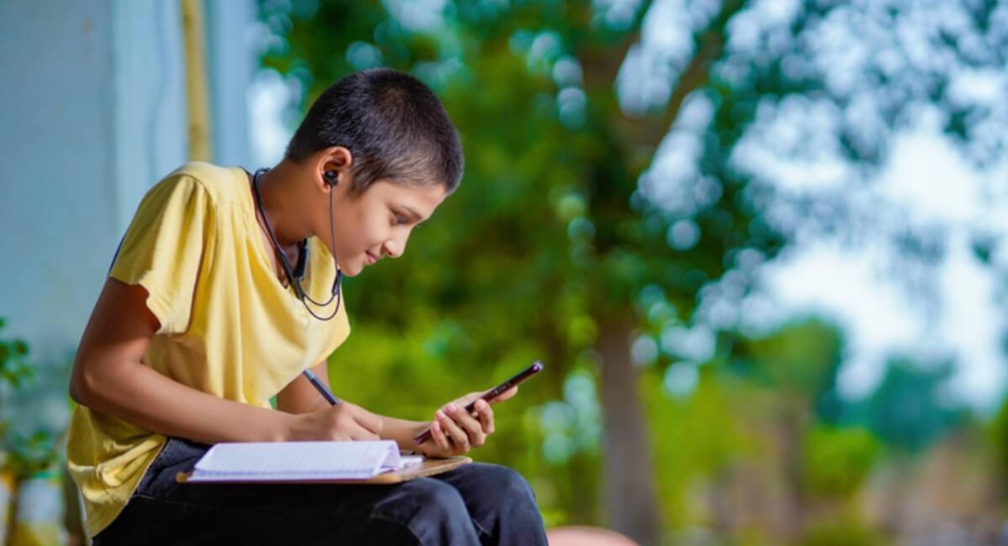 Three Ways Smartphones Help People in Developing Countries
